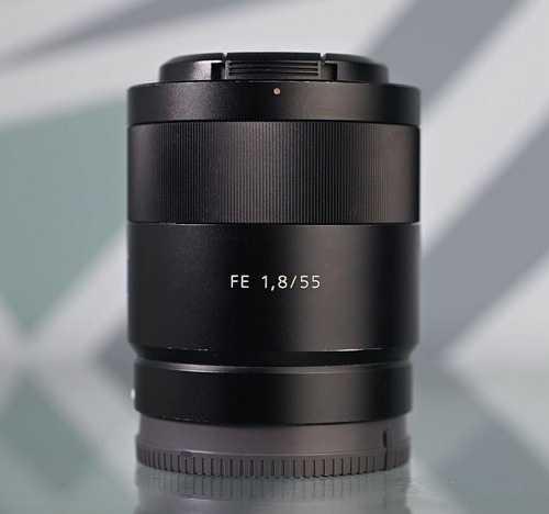 Sony Zeiss Sonnar T* FE 55mm f/1.8 ZA