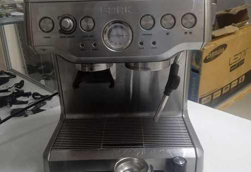 Кофемашина Bork C801