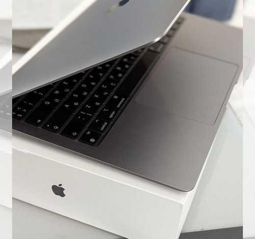 Macbook Air 13 m1 8 256