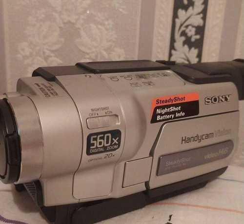 Видеокамера Sony Handycam Vision Hi8