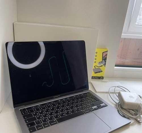 Macbook pro 13 2020 i5/8GB/512GB