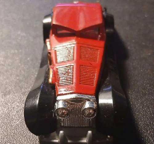 Hot wheels машинка Стирвеллы Де Виль
