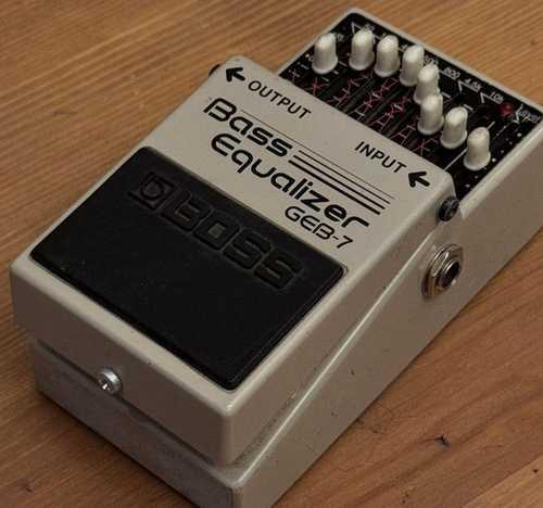 Бас Гитарная педаль equalizer boss geb-7