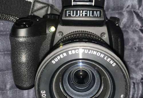 Зеркальный фотоаппарат Fujifilm FinePix HS30EXR