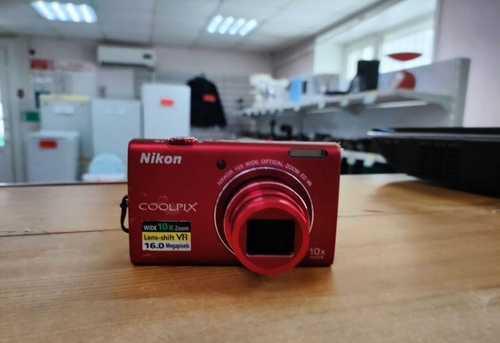 Nikon Coolpix X10 wide