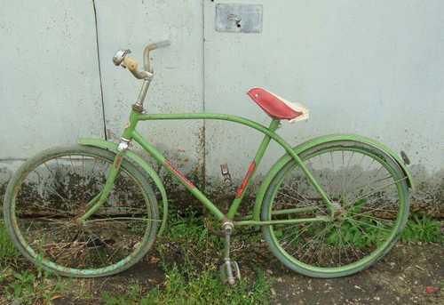 Старинный велосипед орленок горбатый 1960 года