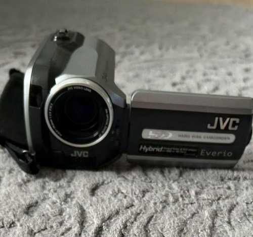 Видеокамера JVC Everio GZ-MG130E