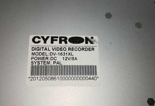 Видеорегистратор Cyfron DV-1631XL