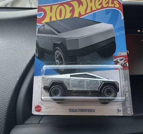 Hot wheels tesla cybertruck