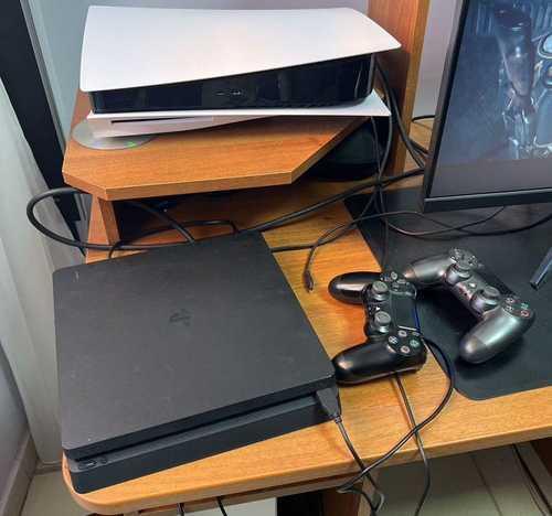 Ps4 slim 2 геймпада