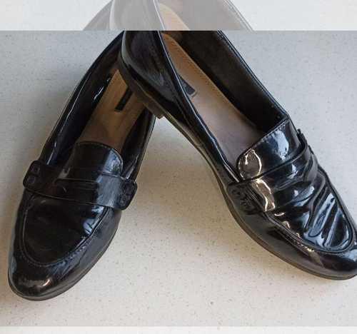 Туфли женские лакированные 39 размер
