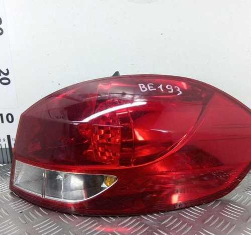 Фонарь задний для Renault Clio 3 8200586844