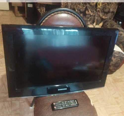 Samsung 26"(66см)