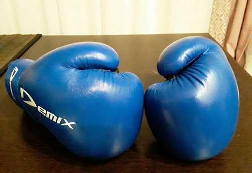 Продаю боксерские перчатки Demix детские 6 oz