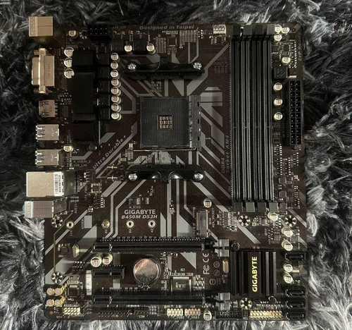 Материнская плата Gigabyte B450