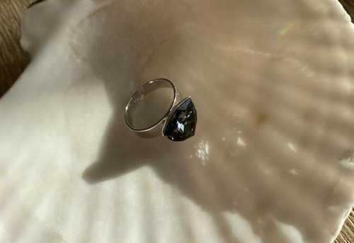 Кольцо с кристаллом swarovski