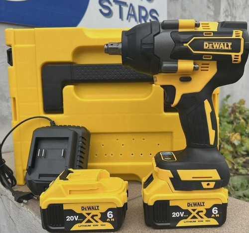 Гайковерт аккумуляторный Dewalt 1800 N.m