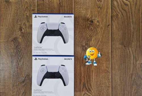 Sony DualSense PS5 - Новые белые геймпады