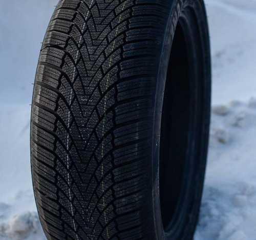 Zmax Winterhawke I 235/50 R19 103V