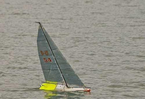 Р/У Яхта Kyosho Sea Dolphin 770