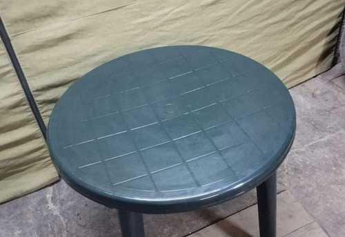 Пластиковый круглый стол