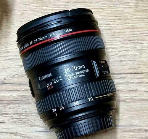 Canon ef 24-70 mm f/4 L IS USM Macro