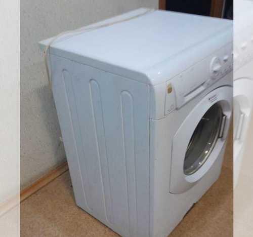 Стиральная машина Hotpoint Ariston ARL100 рабочая