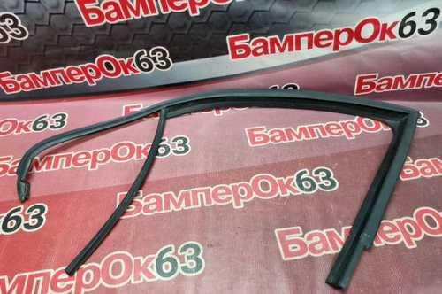Накладка двери задняя правая Skoda Rapid