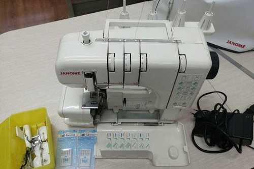 Распошивальная швейная машина Janome cover pro II