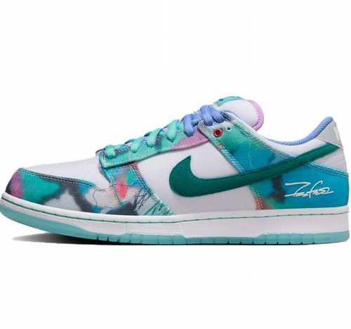 Futura Laboratories X Nike SB Dunk Low (42)