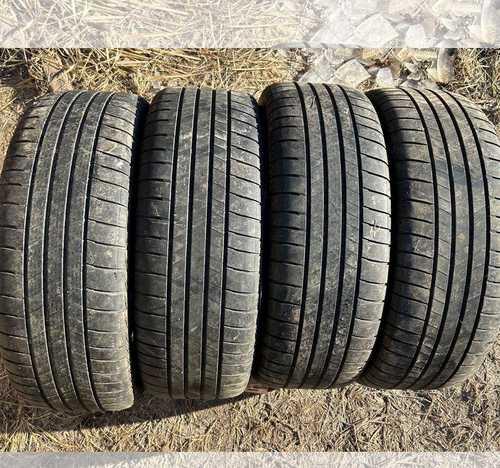 Bridgestone Turanza T005 215/55 R17