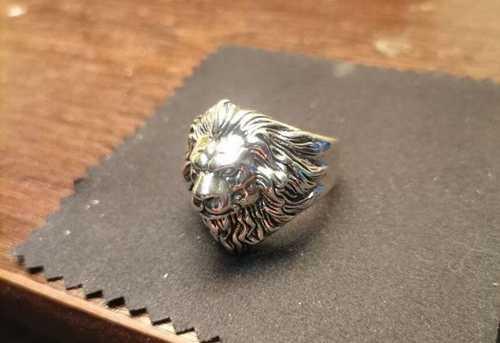 Мужской серебряный перстень со львом