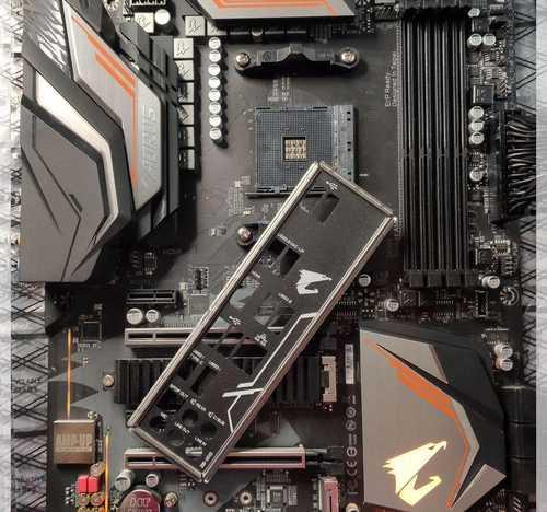 Материнские платы AM4 Aorus B450 X470