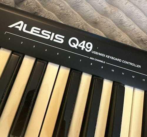 Мидиклавиатура Alesis q49