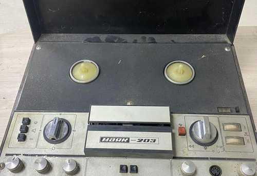 Катушечный магнитофон Маяк -203 с колонками