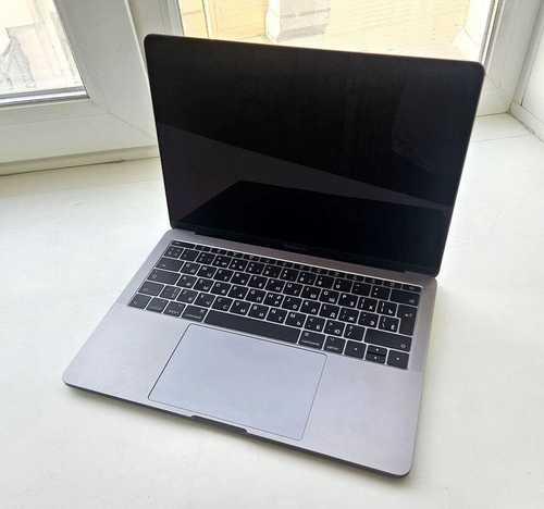 Ноутбук Apple MacBookPro 13 2017 i5/8/128GB Silver