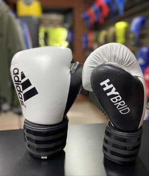 Боксерские перчатки Adidas Hybrid 200 черный-белый