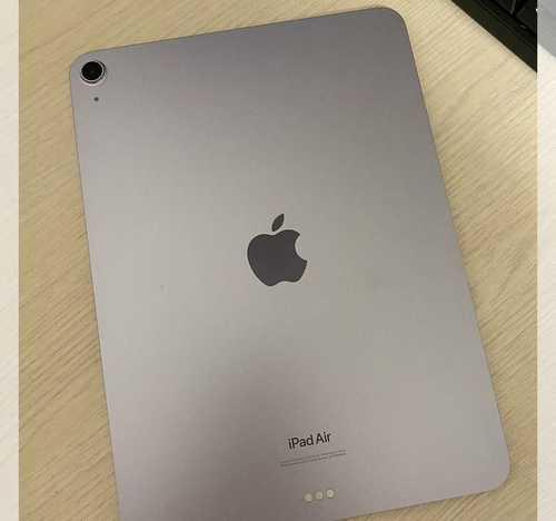 11 Apple iPad Air (M2) Wi-Fi 256 Гб