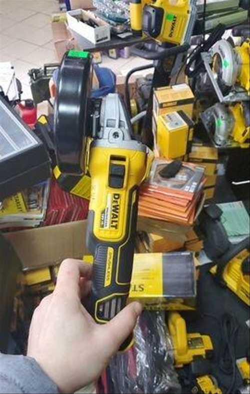 Болгарка Dewalt