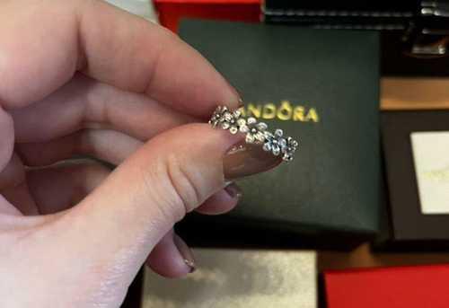 Кольцо Pandora серебряное размер 54