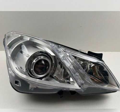 Фара правая Mercedes-Benz E-Class C207 2009-2013