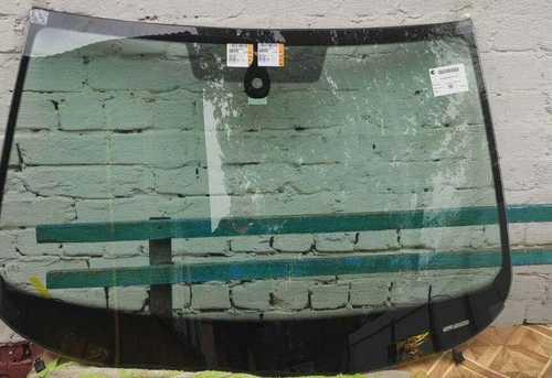 Лобовое стекло Skoda Octavia A7