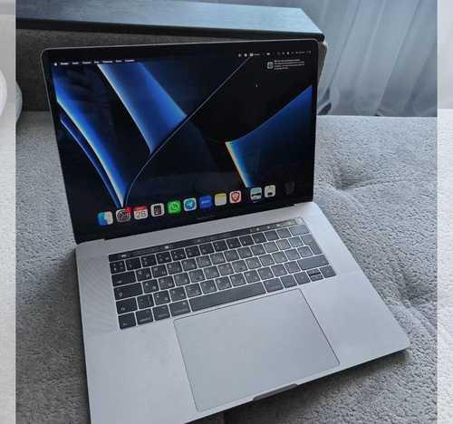 Apple macbook pro 2017 Core i7