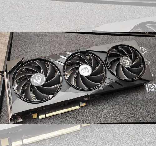 Видеокарта MSI GeForce RTX 4070 gaming X slim 12G