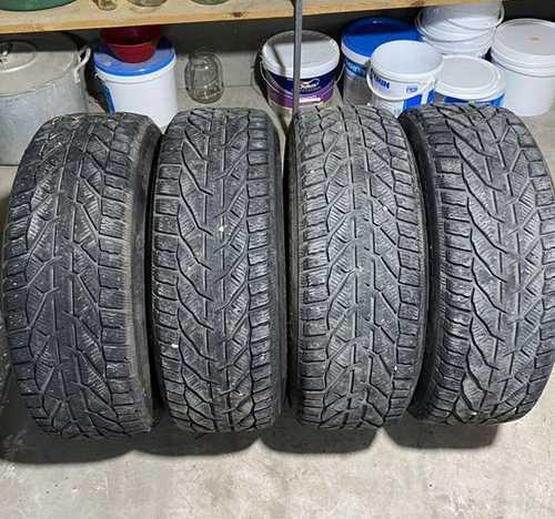 Tigar Winter 225/60 R17 110M