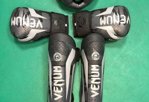 Комплект venum боксерские перчатки шлем щитки