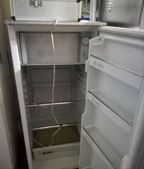 Продам маленький однокамерный Холодильник