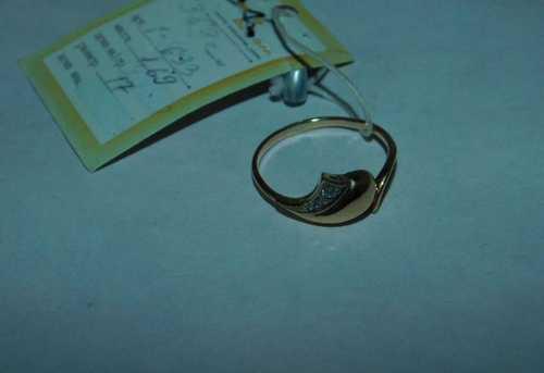 Золотое кольцо 585 пробы 1.69 г Размер 17