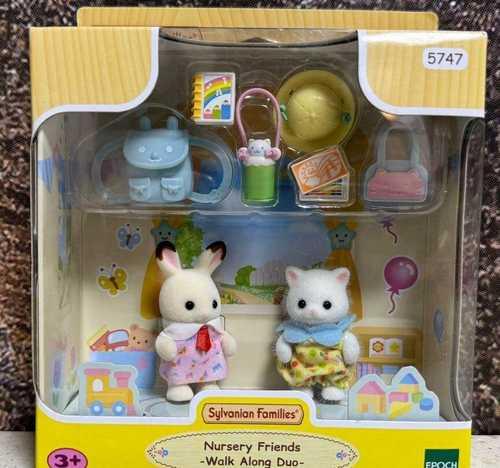 Новый Набор Sylvanian Families Малыши на прогулке