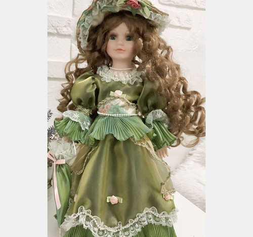 Кукла фарфоровая Collectable Doll